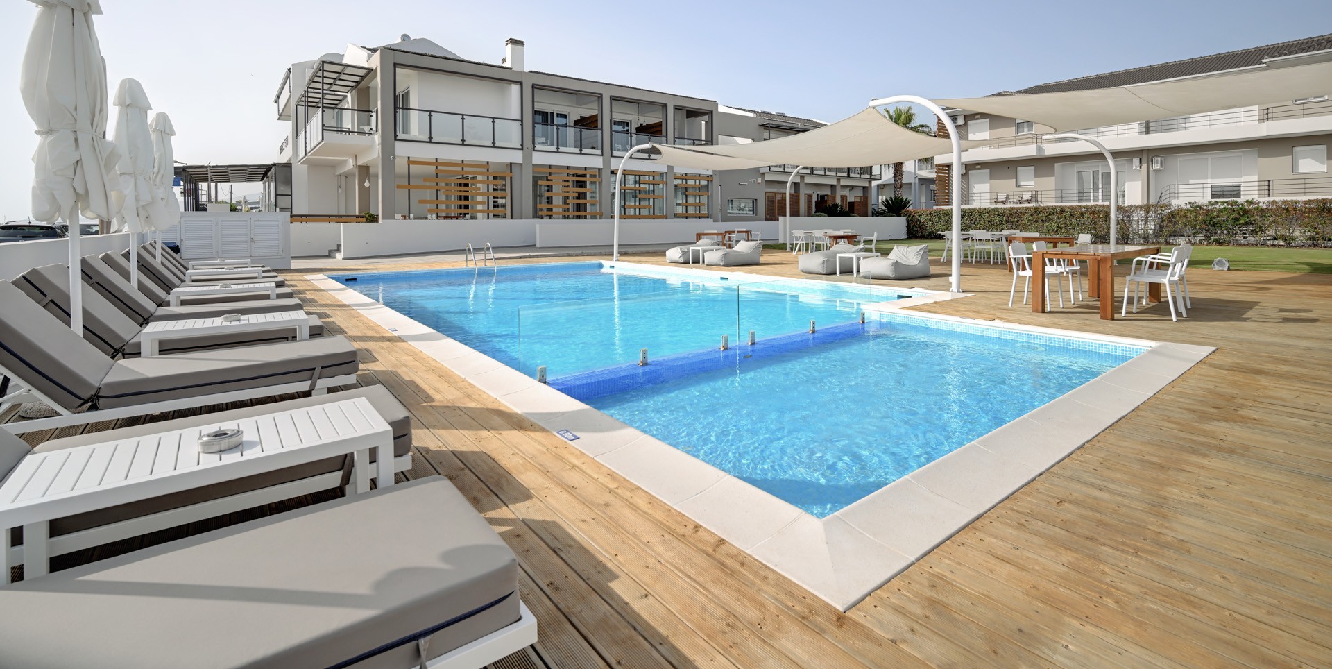 SESA Hotel Preveza | Relax by the Pool & Beautiful Beachfront